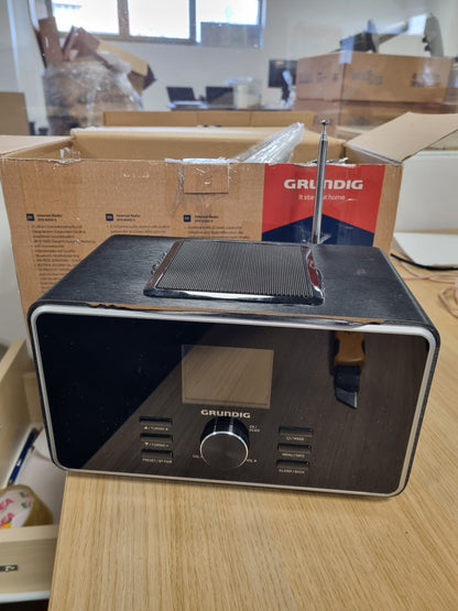 85310 - GRUNDIG DTR 6000 X Table Radio në ngjyrë të zezë – Ankandet